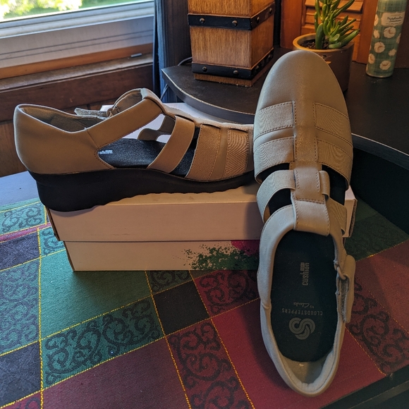 Cloudsteppers by Clarks | Shoes | Clarks Caddell Shine Sandals Womens 9 ...